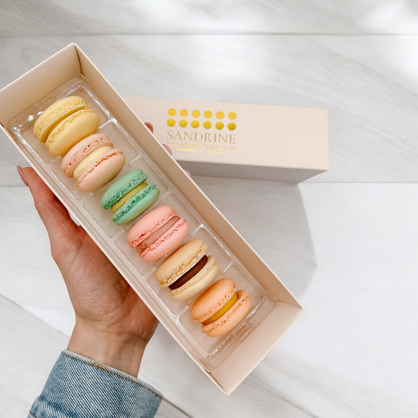 ASSORTED MACARONS